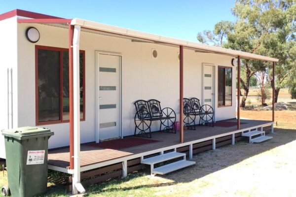 Farm Stays & Outback Accommodation | Ivanhoe Caravan Park | Outback ...