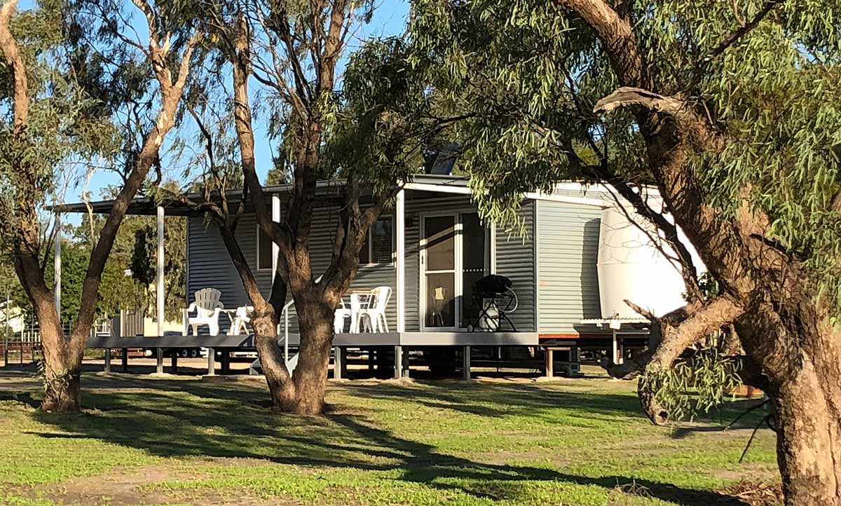 Farm Stays & Outback Accommodation - Mitch's Hut - Outback Beds | Farm ...
