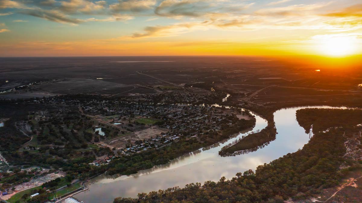 Farm Stays & Outback Accommodation - Wentworth - Outback Beds | Farm ...